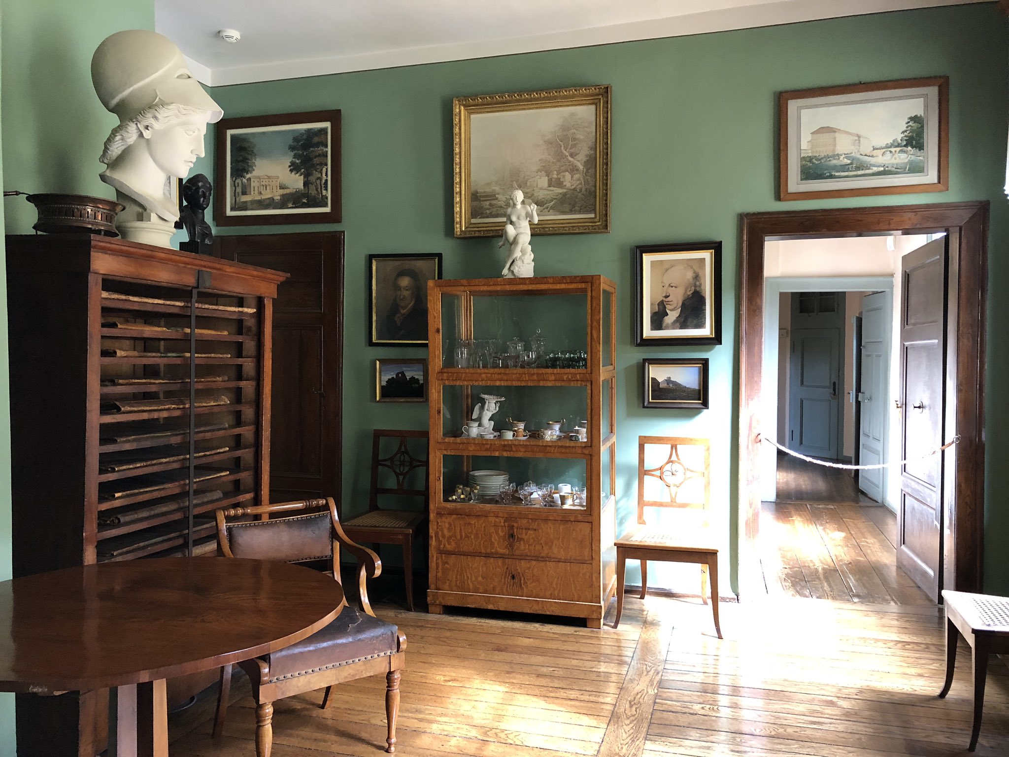 Two Faces of Weimar : Patrick Chovanec